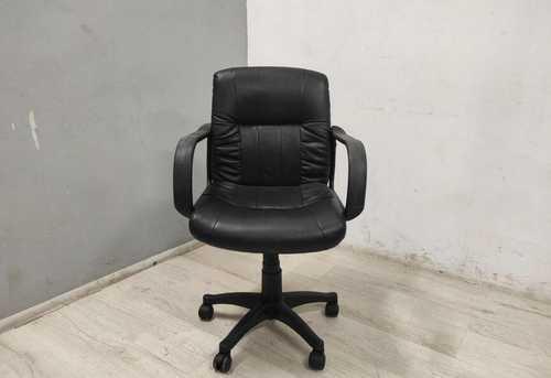 Кресло компьютерное brabix MG 300 (кож.зам) б/у