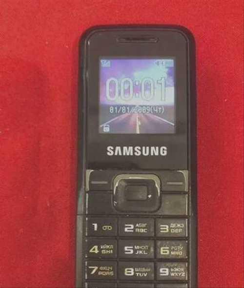 Телефон Samsung e1070
