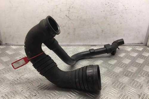 Патрубок интеркулера Audi A4 8d0129615a Afn