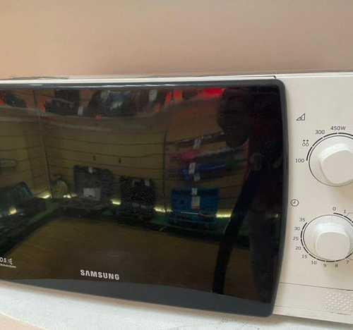 Микроволновая печь микроволновка Samsung me81krw