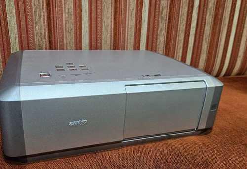 Проектор Sanyo PLV-Z4