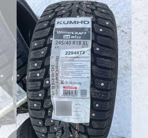 Kumho WinterCraft Ice Wi32 245/40 R18