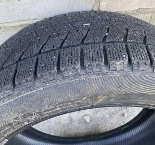 Bridgestone Blizzak VRX 235/45 R18 94S
