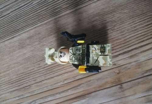 Lego военный с оружием