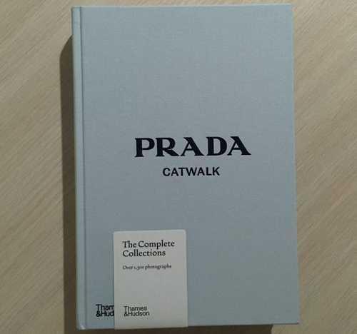 Книга Prada catwalk