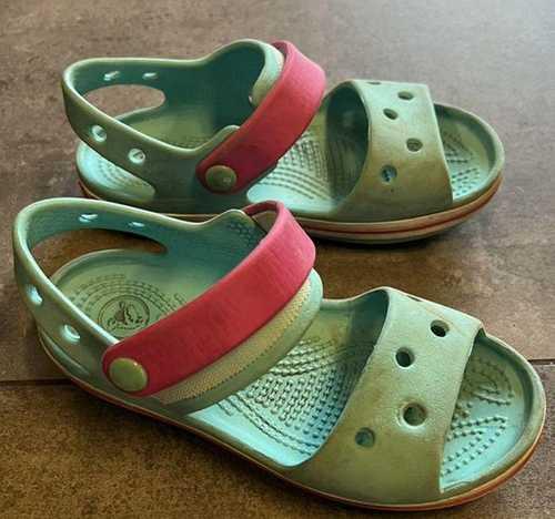 Босоножки crocs