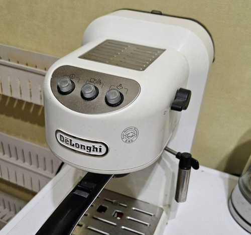 Кофемашина delonghi рожковая