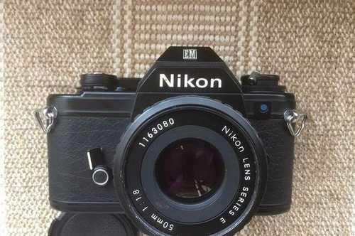 Nikon EM, lens 50mm, 1/1.8 E