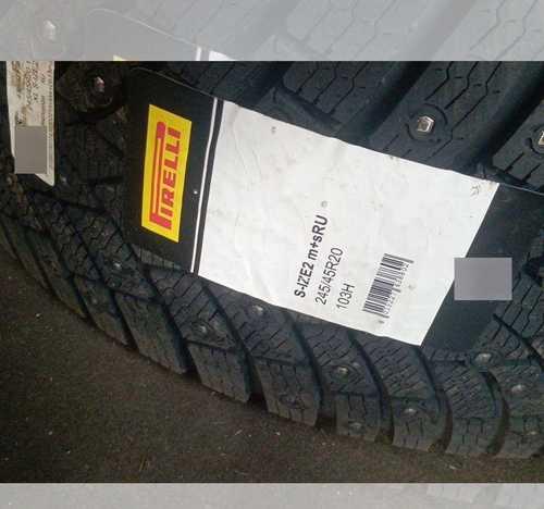 Pirelli Scorpion Ice Zero 2 245/45 R20 103H