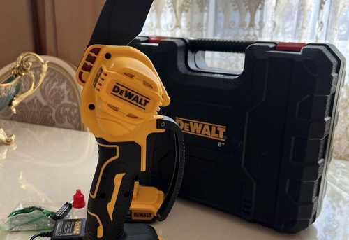 Аккумуляторная цепная пила dewalt