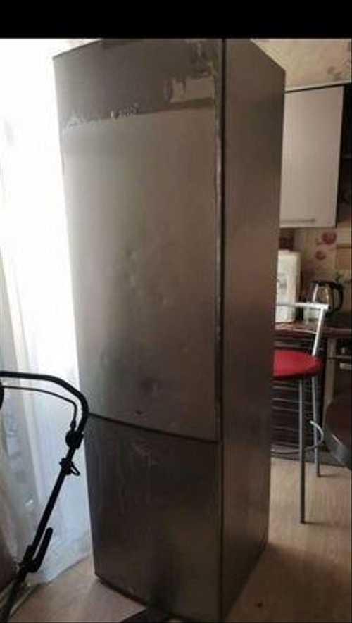 Холодильник на запчасти либо под восстановление