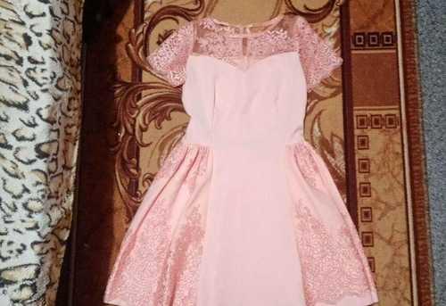 Платье розовое размер s