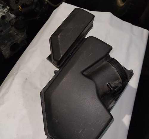 Корпус воздушного фильтра для Volvo S80 07- 4.4 B8