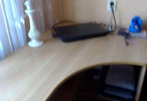 Письменный стол или компьютерный
