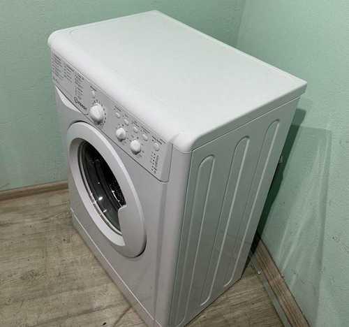 Стиральная машина indesit 5кг