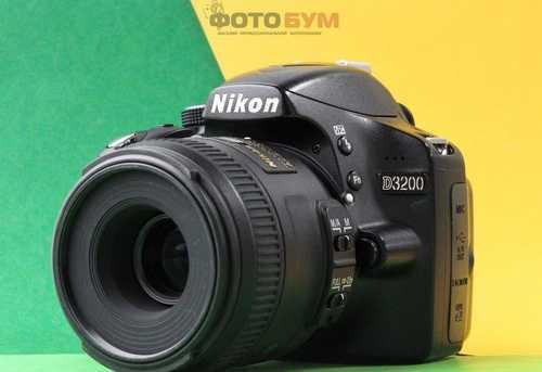Nikon D3200 body + Nikon AF-S 40mm f2.8G Micro DX