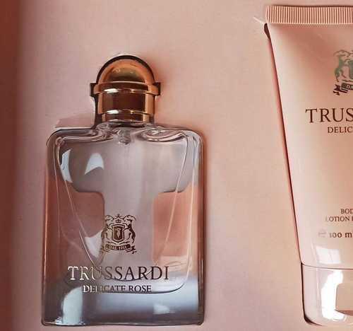 Trussardi delicate rose набор 50 мл