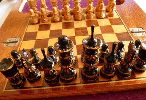 Набор шахмат с инкрустацией