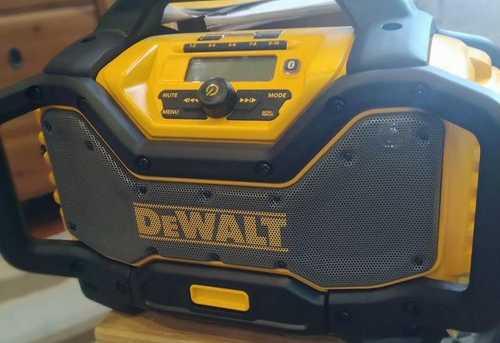 Радио зарядное DeWalt 027