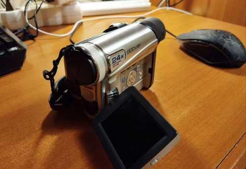 Видеокамера Panasonic NV-GS11 + 2 Видеокассеты