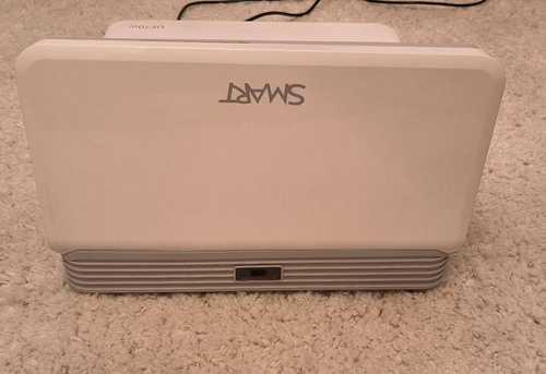 Ультракороткофокусный проектор Smart UF70W