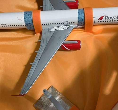 Модель самолета Boeing 757 масштаб 1:72