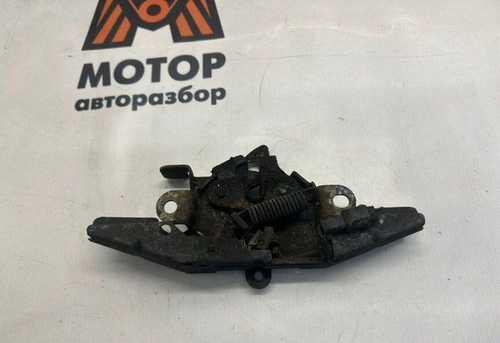 Замок капота Toyota Avensis 2 250 1zzfe 02/2008