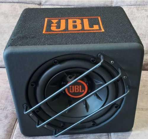 Сабвуфер JBl активный 1200w 10"