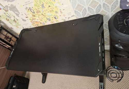 Игровой компьютерный стол с подсветкой