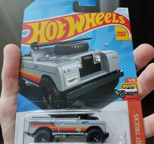 Hot wheels Land Rover series II 2