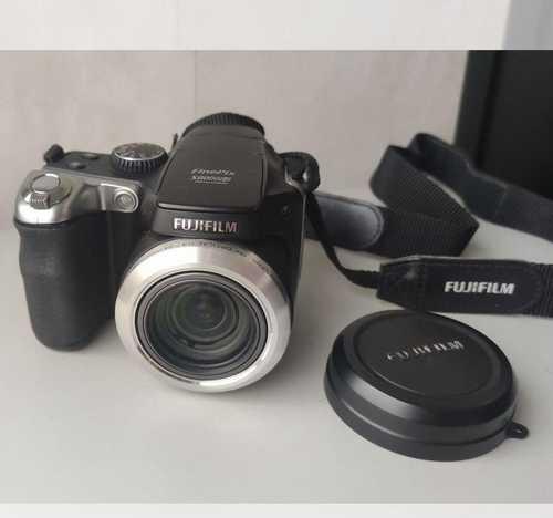 Fujifilm FinePix S8000FD (зум 18х)