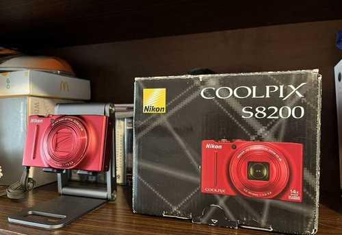 Цифровой фотоаппарат Nikon Coolpix S8200