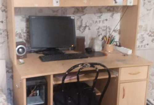 Компьютерный стол, стол школьника
