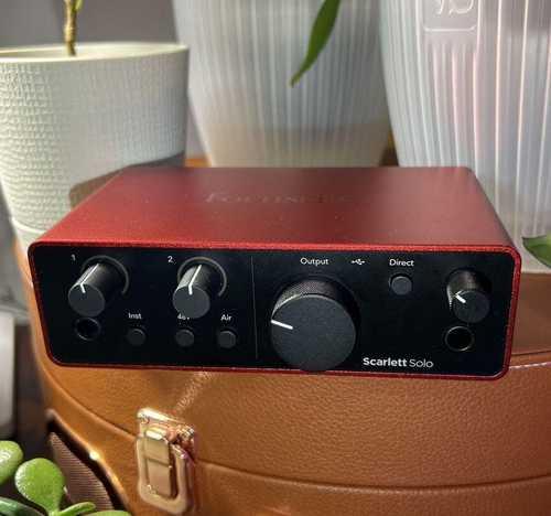 Звуковая карта Focusrite Scarlett Solo 4th идеал