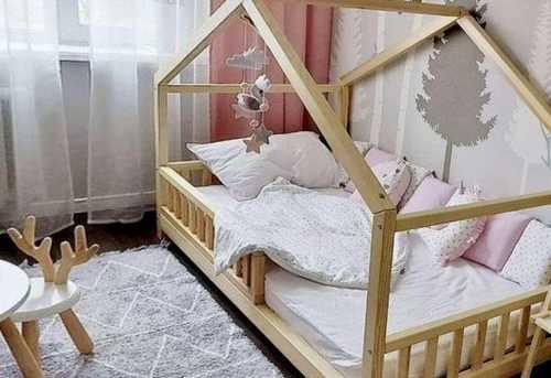 Кровать домик детская в натуральном цвете