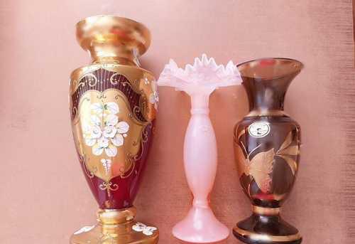 Две вазы, Чехия (розовая продана)