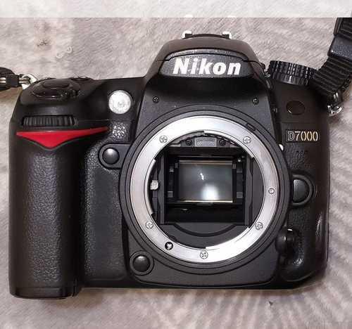 Nikon D7000   2 объектива