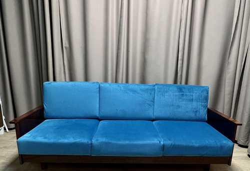 Винтажный диван софа ЧССР после перетяжки