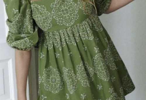 Платье с вышивкой zara зеленое S