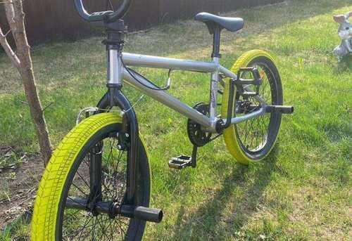 Велосипед серо-зеленый BMX 520 wipe Btwin