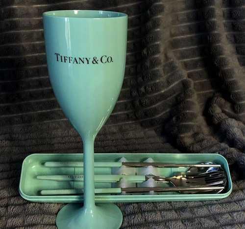 12 бокалов   12 столовых приборов Tiffany