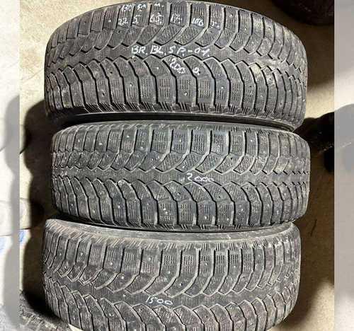 Bridgestone Blizzak Spike-01 225/65 R17 106T