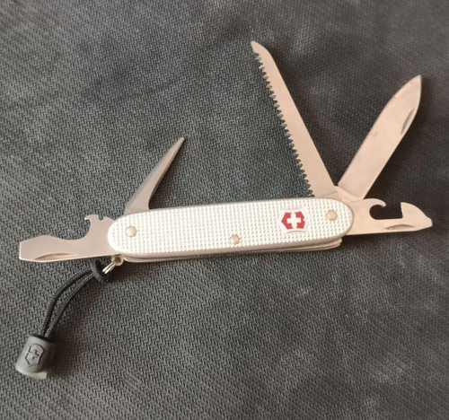 Карманный нож Victorinox Pioneer Farmer