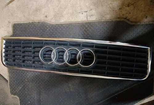 Решетка радиатора Audi A4 8E ALT 2003
