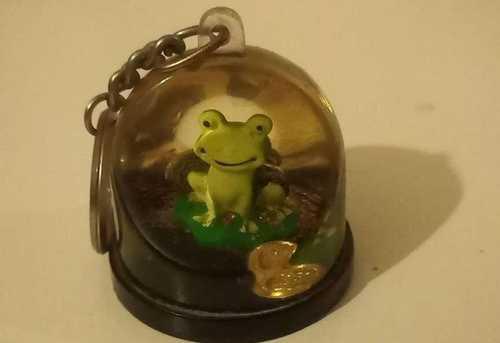Брелок жаба с монетами