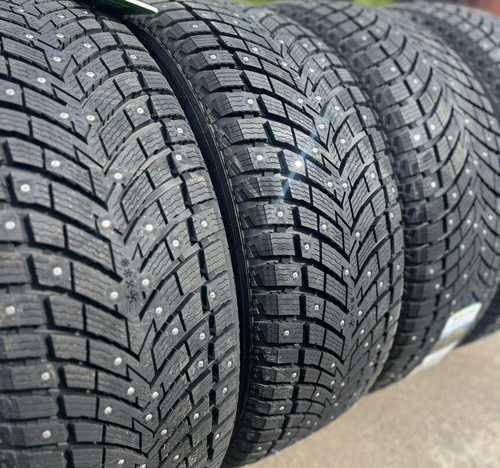 Ikon Tyres Autograph Ice 10 SUV 275/45 R20