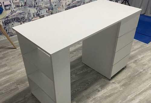 Письменный стол с ящиками белый