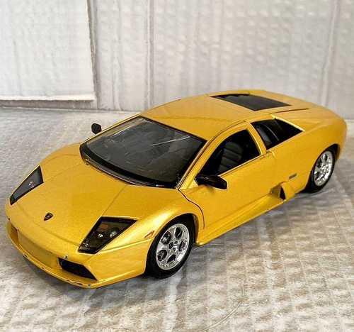 Модель Lamborghini Murcielago 1:24 Bburago