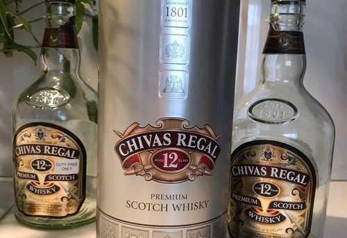 Тубус и бутылка пустые от виски Chivas Regal 12