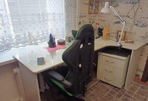 Письменный стол угловой с тумбочкой